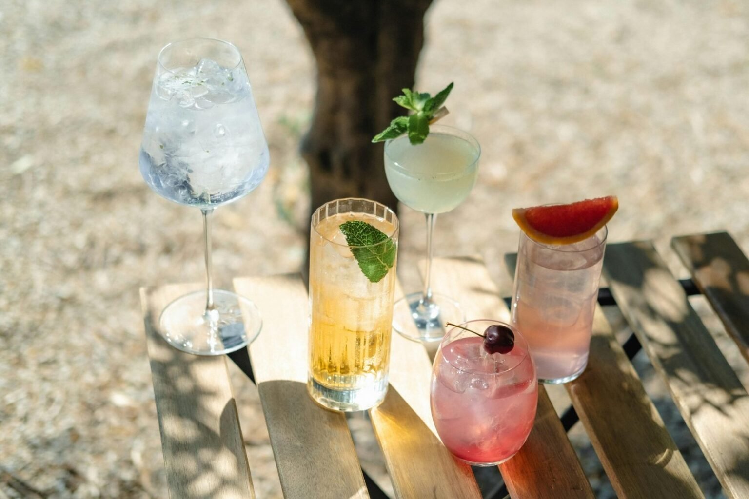 10 Proven Tips to Travel in Summer Heat for Women - Meraki Diaries